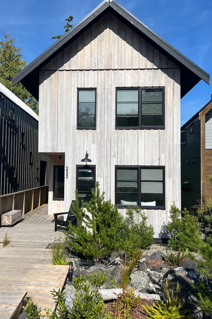 Reef Point Cottages - 3 Bed W/f Cottage - Ucluelet