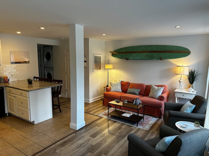 Easy Nantucket Downtown Apartment - Nantucket, MA