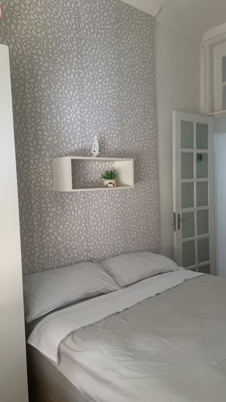 Aluguel De Temporada Copacabana.
Pertinho Da Praia - Rio de Janeiro