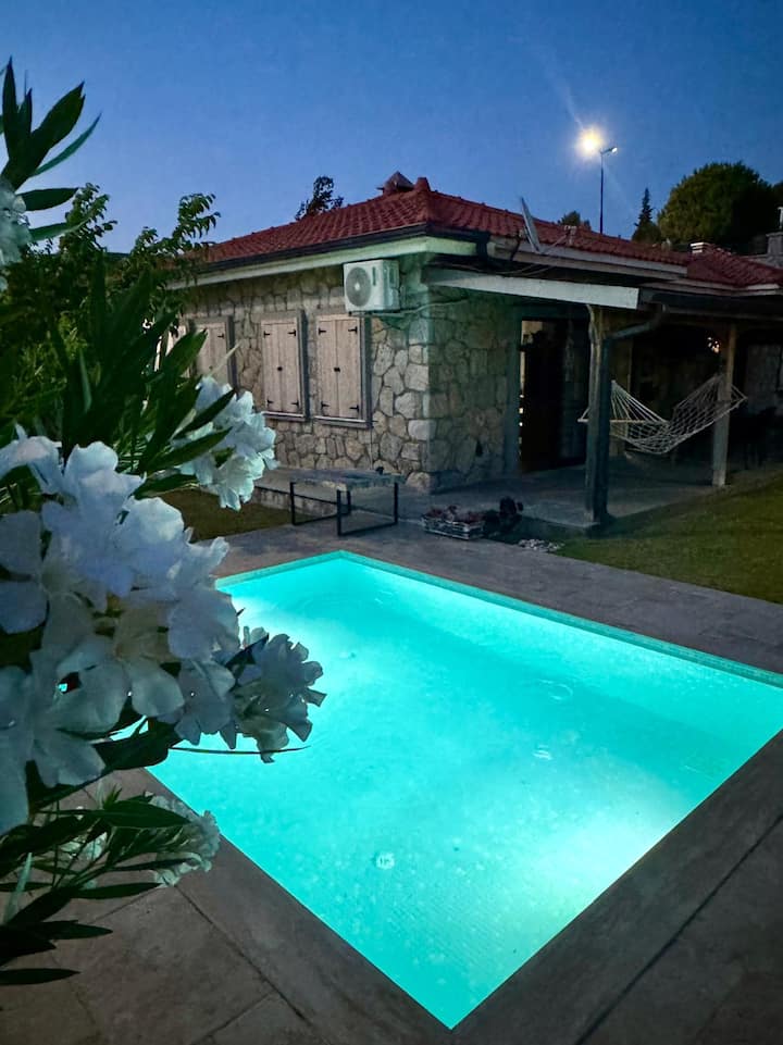 Tam Müstakil Havuzlu Villa - Datça