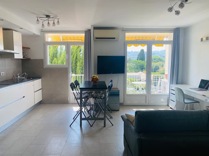 T2 Climatisé - Parking Privé - 10 Min Plages - Juan-les-Pins