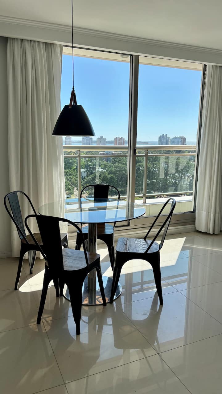 Piso 13 Con Vista Al Mar Y Piscina Place Lafayette - Maldonado