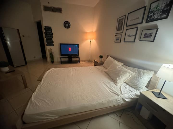 Have Fun In Amazing Studio - Ajman