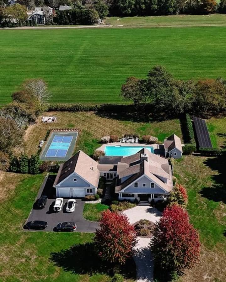 Pickleball & Heated Pool In Private Backyard Oasis - Newport, RI