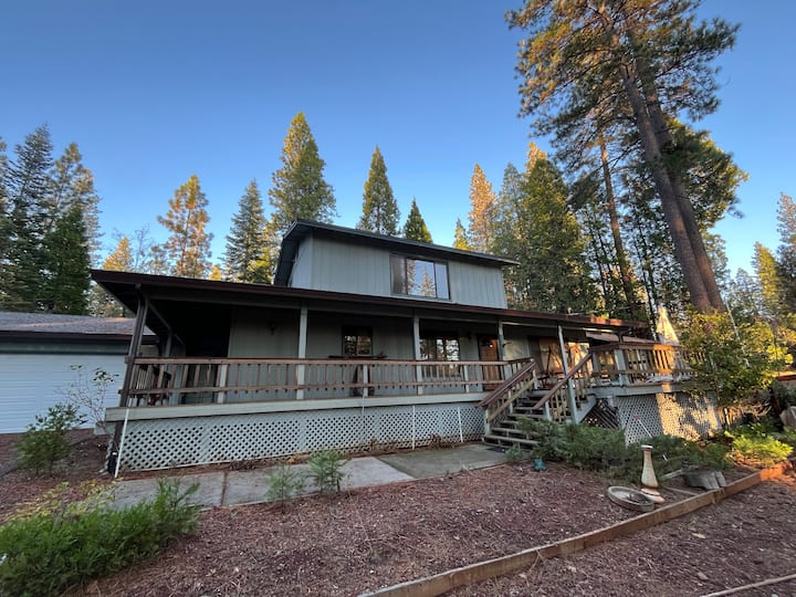 Family Friendly Cabin - 3br/3ba With Fireplace - Arnold, CA