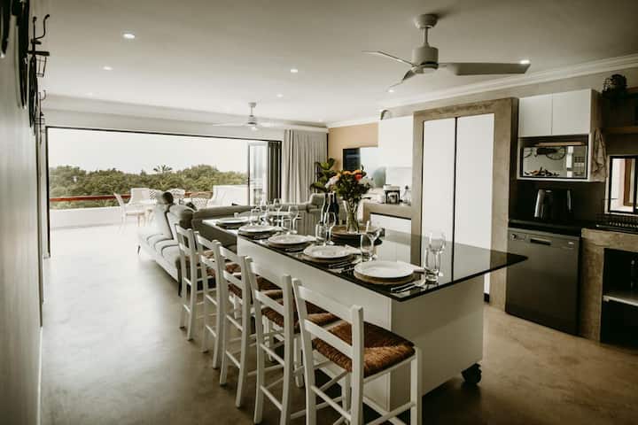 Beachfront | Modern 6 Sleeper | Bronze Paradise 17 - Port Edward