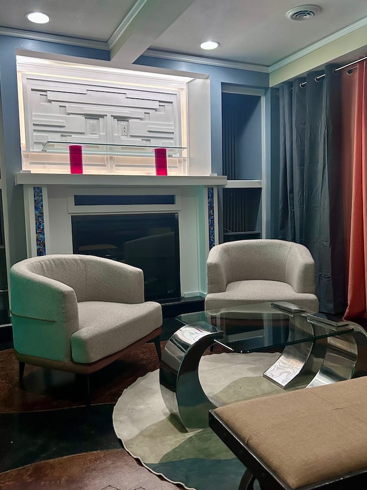 Elegant Suite - Kansas City, MO