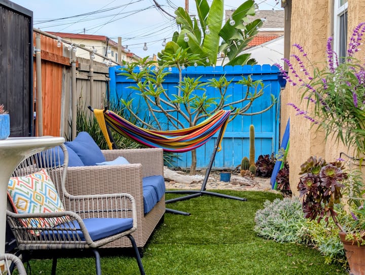 Charming Spanish Style W/yard, 1 Mile To Beach - 롱비치