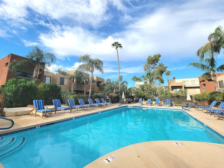 Safe & Cozy Ground Floor Condo Near Old Town - Scottsdale