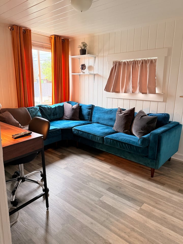 Shiplap Hideaway - Ruston, WA