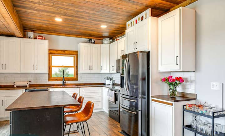 Seward/lincoln – Hottub, Pool, Sauna & Fire Pit - Nebraska