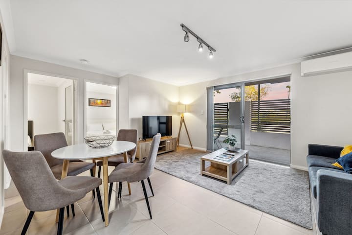 2br Rockingham Apt Private Courtyard+ Parking - Rockingham