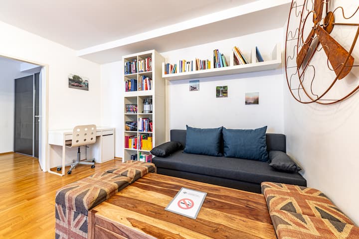 Home Away From Home - Between Palace And Center - Viena