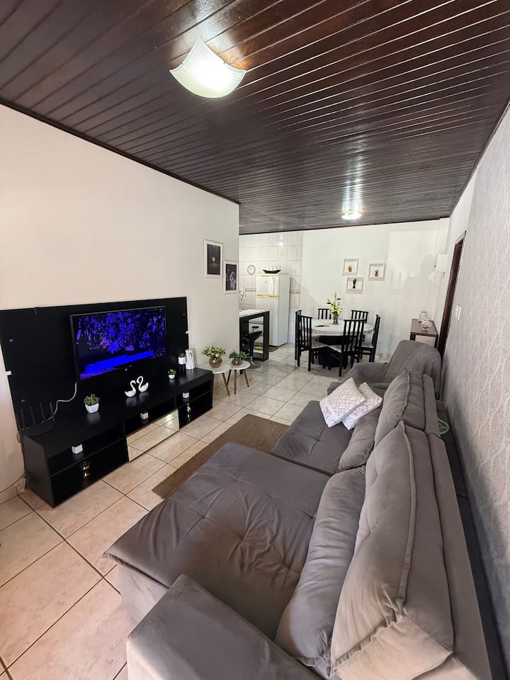 Casa Com óTima Localização Próximo à Praia ! - Itapema
