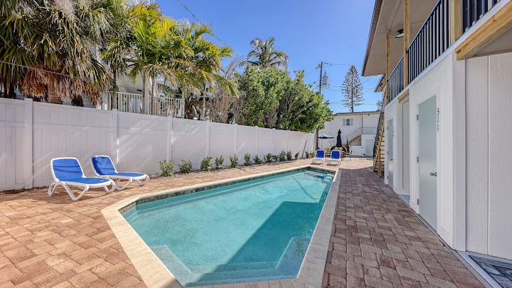 Skv 311 - Pool  Short Walk To Beach & Village - Siesta Key, FL