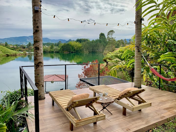 Lakefront Property – Full Rental, 2 Cabins - Peñol