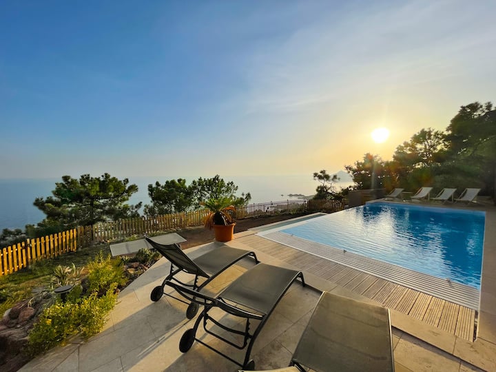 Sea-view Villa For 11 Guests With A Heated Infinity Pool - Agay