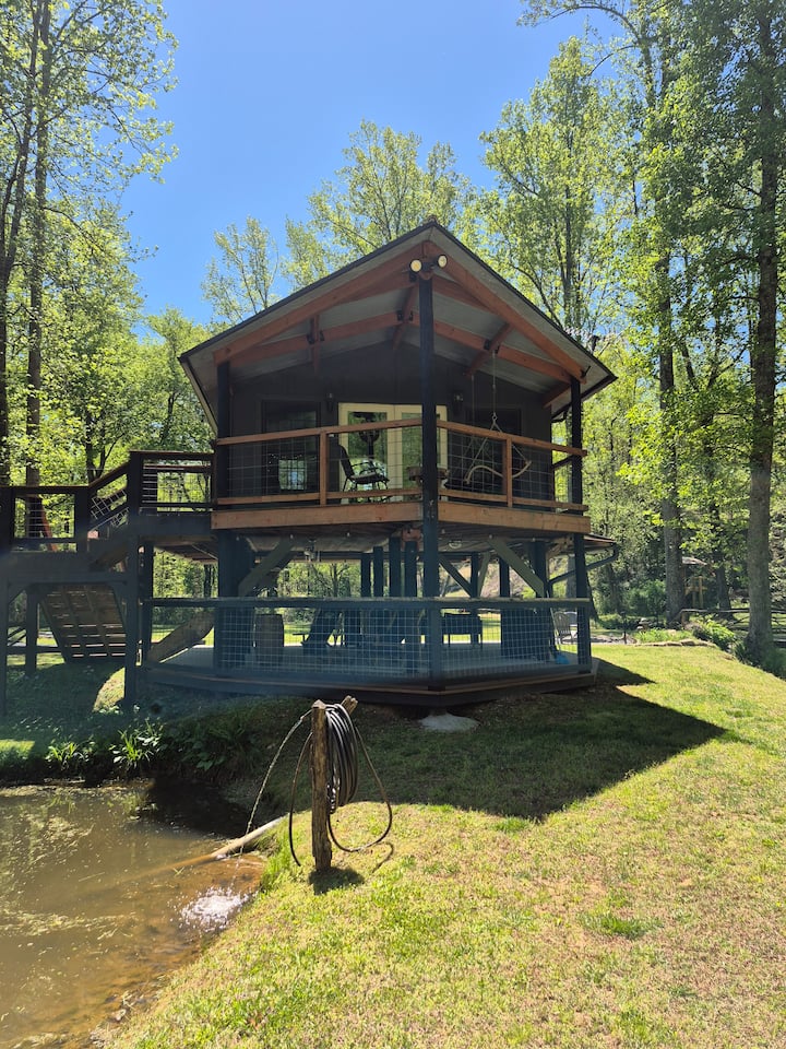 Secluded Creekside Tree House In The Woods - Greer, SC