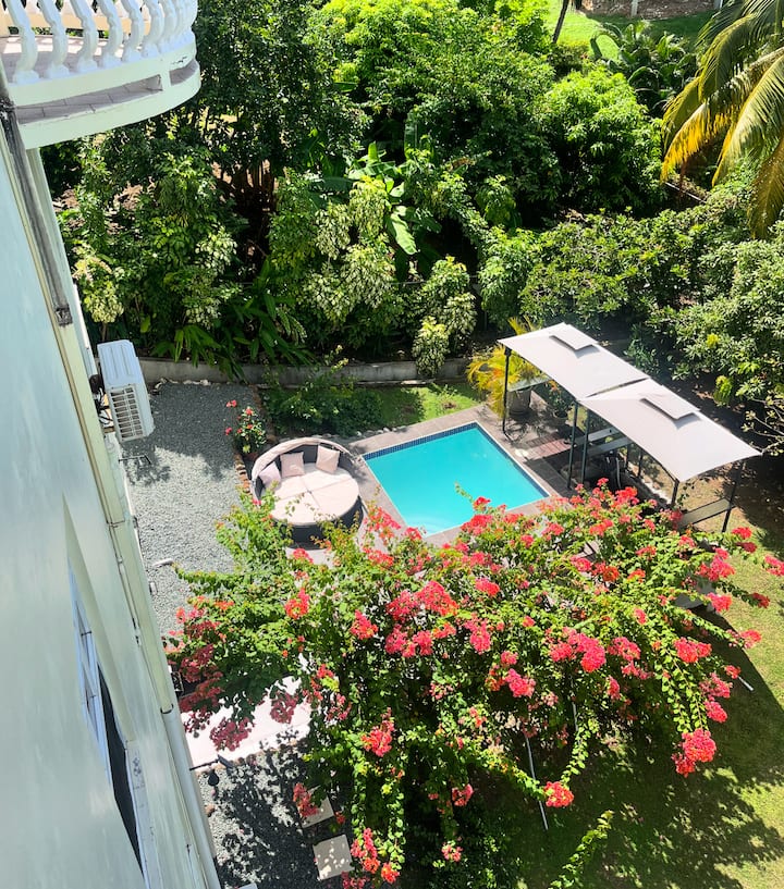 Belle Orange Heart Of The Bay. Taxi & Spa - Saint Lucia