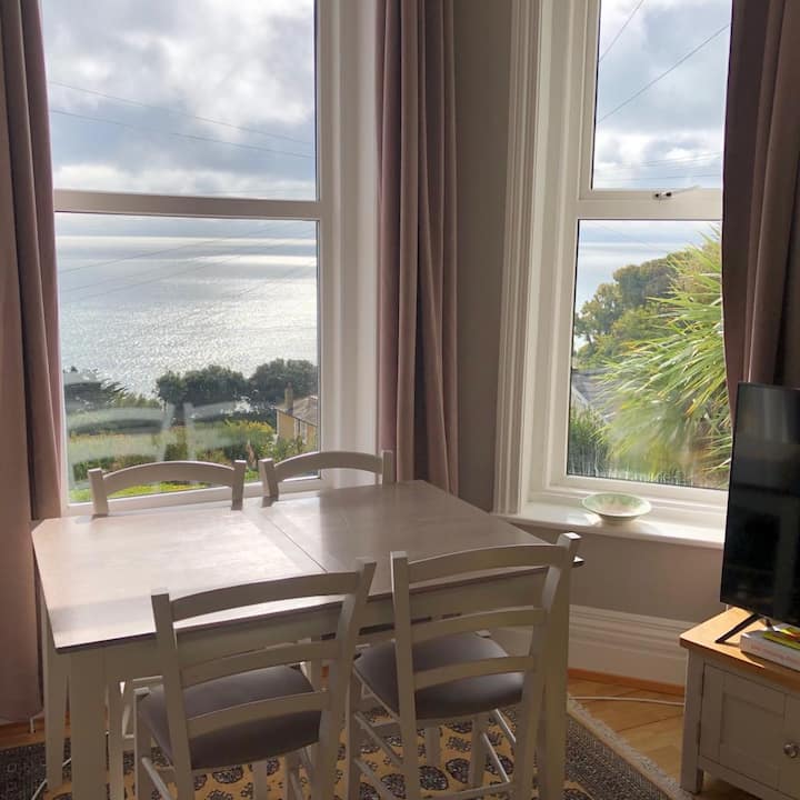 3 Bedroom Apartment With Exquisite Sea Views - Isle of Wight