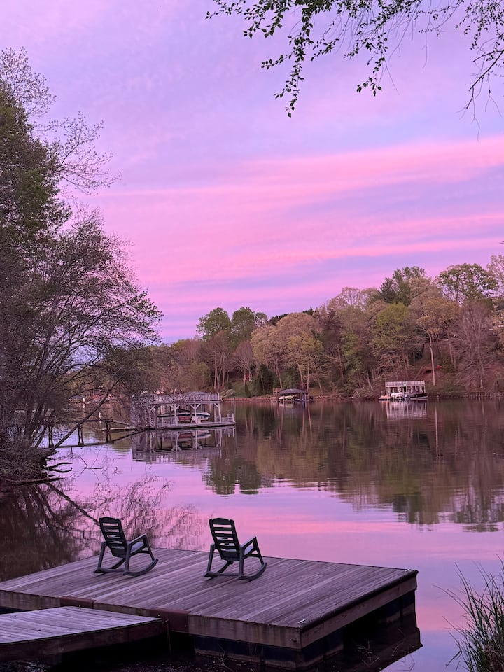 Private Cozy Lake Home With Indoor Pool! - Hickory, NC