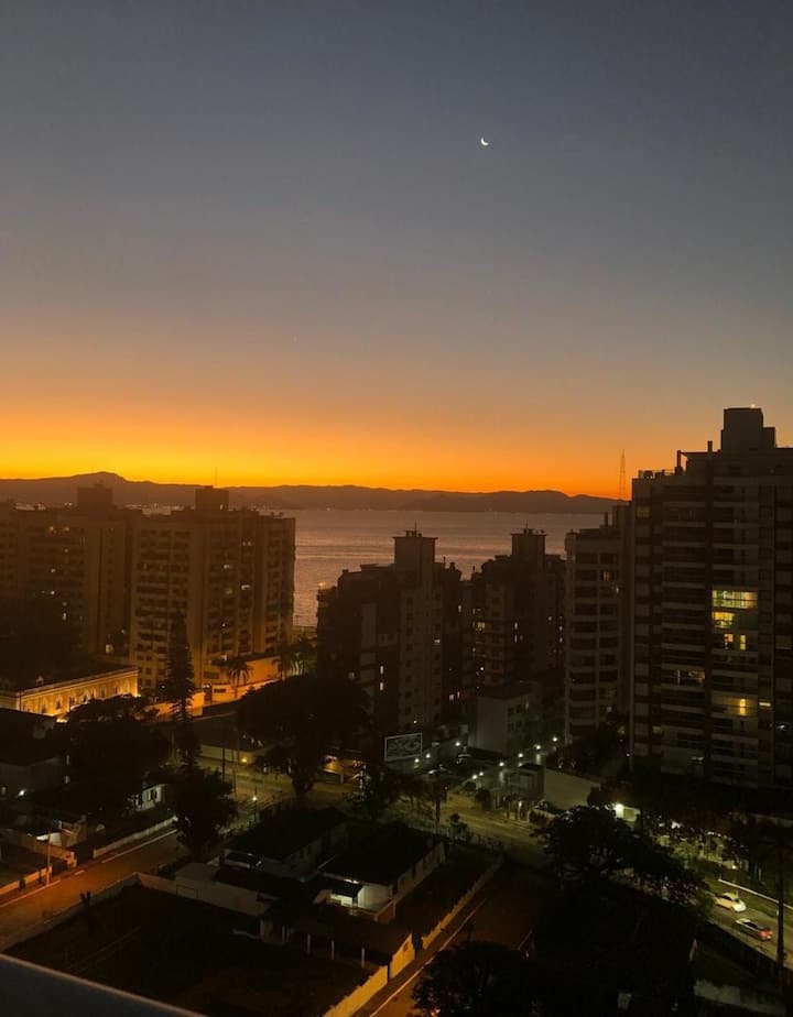 Agronômica - Cobertura Charmosa Com Vista Pro Mar. - Florianópolis