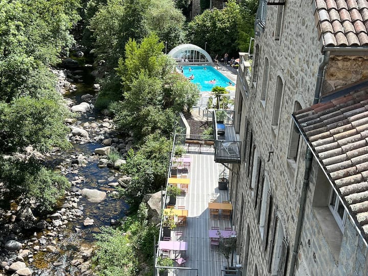 Gite De Groupe Au Bord De La Rivière - Ardèche