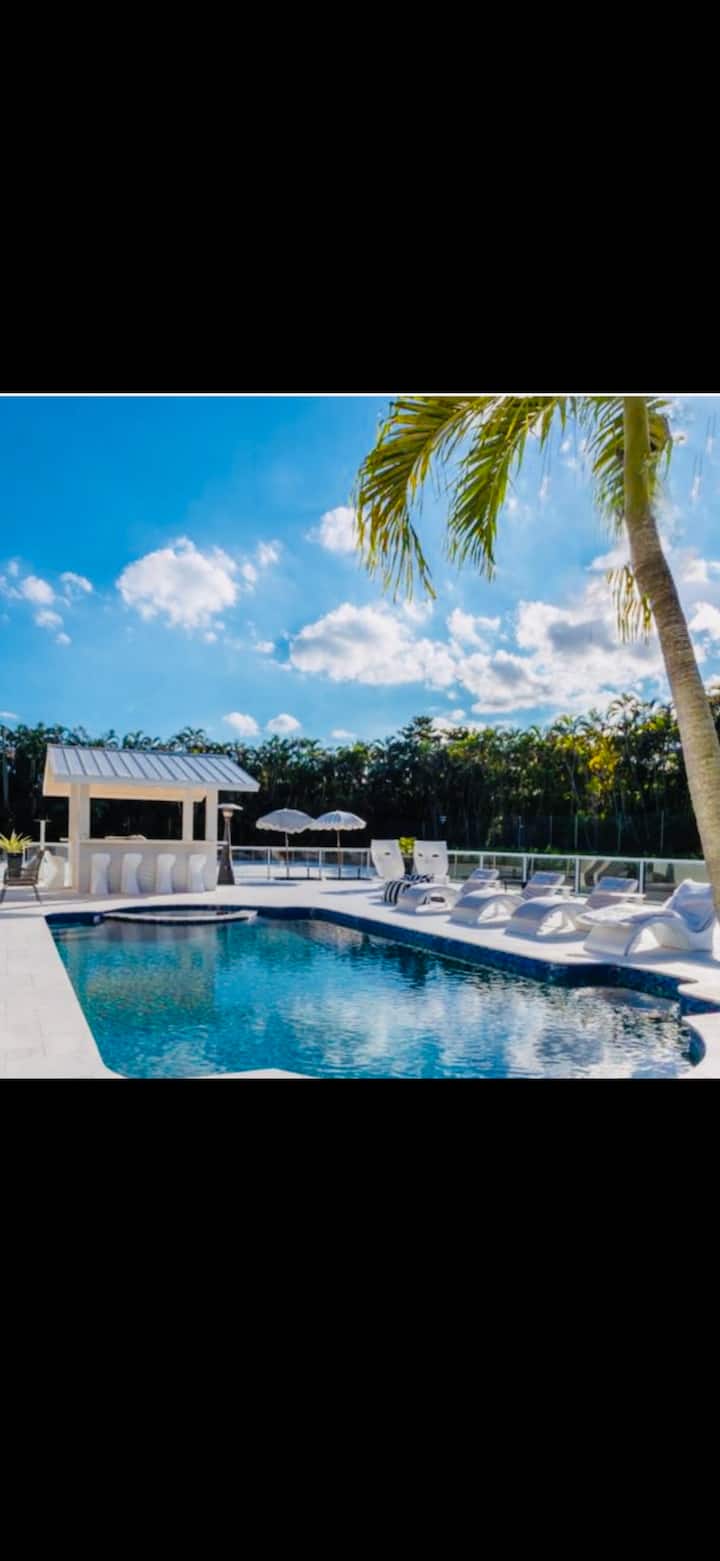 Villa Amore Amazing Private Estate On 3 Acres - ボカラトン, FL
