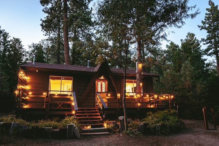 Getaway A-frame Front Cabin-hot Tub, Dogs, Fun - Idyllwild-Pine Cove, CA