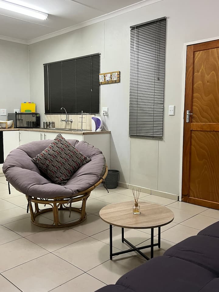 Serenity, Warmth & Affordability In The City 2 - Windhoek