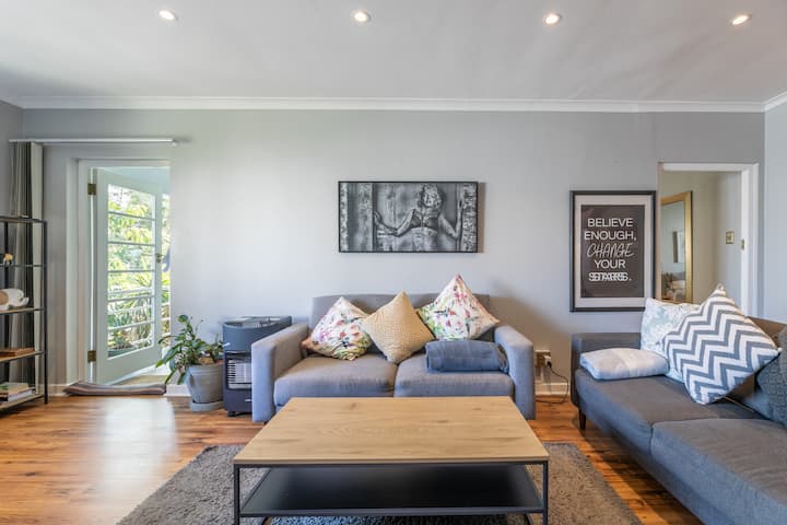 Spacious, Newly-renovated Home-away-from-home ❤️ - Camps Bay