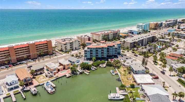 Coastal Cure Across From The Beach! - Madeira Beach, FL