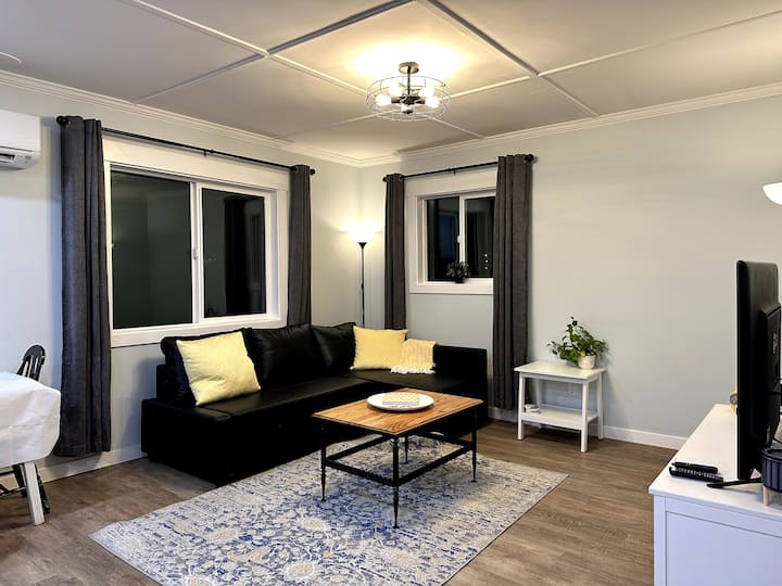 The Little Blue House - Albany, OR