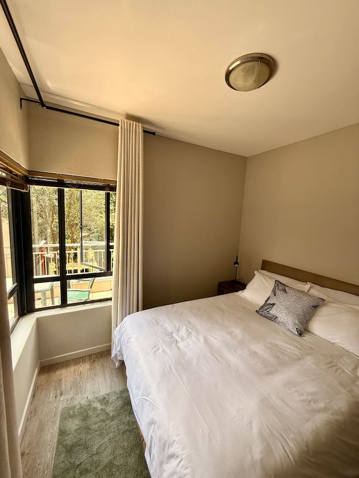 Modern 1-bedroom Only 7 Min From The Heart Sandton - Sandton