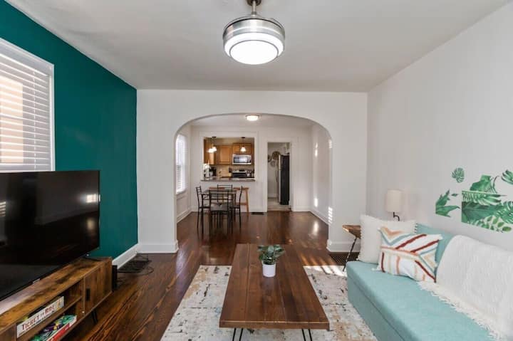 Downtown 2 Br Retreat | Discounts For Longer Stays - Christian Park Indianapolis