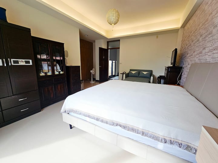 台中大里軟體園區近青年高中大套房安靜好睡獨立衛浴乾濕分離大浴缸獨立陽台可停車3f - Taichung City