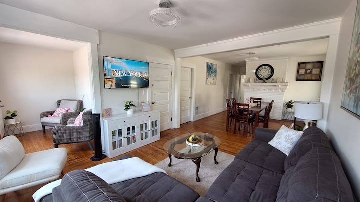3 Bed Apartment Buffalo-niagara Falls
Free Parking - Buffalo, NY