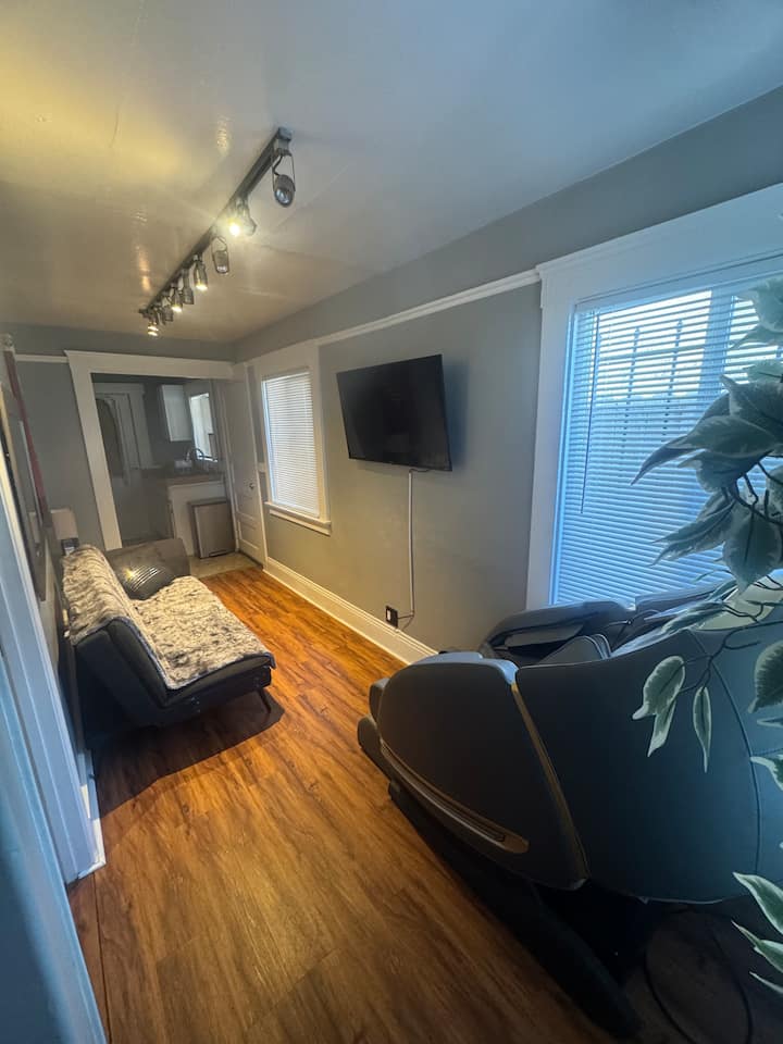 Lovely One Bedroom With More Then Enough Space - Oakland, CA