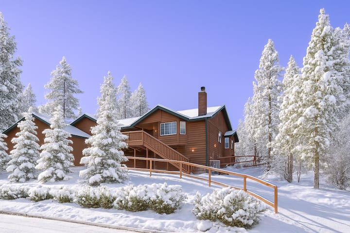 Eagle Ridge Retreat| Hot Tub+game Room+near Slopes - Big Bear Lake, CA