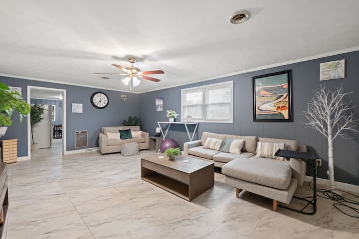 Peaceful 3br Near Bmw & Gsp | Walk To Downtown - Greer