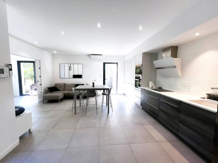 Brindas : Maison De Standing - 15 Km De Lyon - Messimy