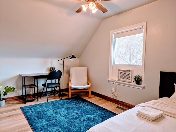 Modern Private Apartment In A Newly Renovated Home - Mississauga