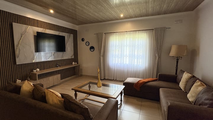 Family-friendly 3 Bedroom Home: Jacaranda Aisle - Zimbabwe