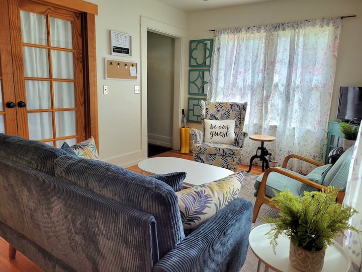 Cottage On Olive; Two Bedroom Bungalow - Eugene, OR