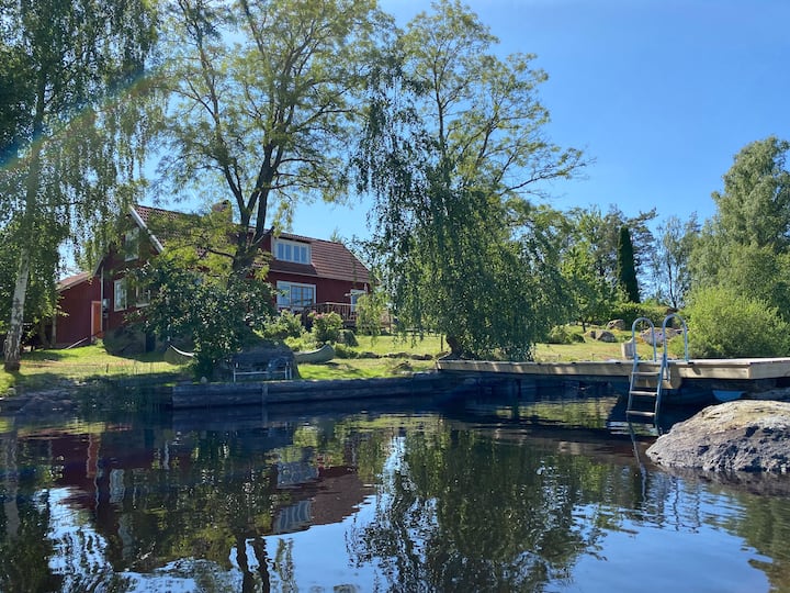 Vissevillan - Swedish House By The Lake - Emmaboda