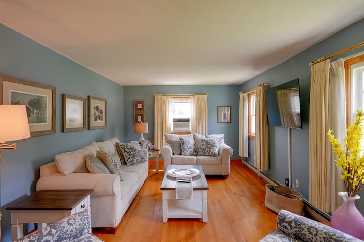 Fall Fun In The Berkshires: Yard, Patio, Playset - Pittsfield, MA