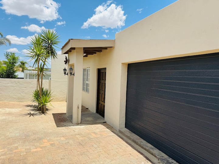 Ameib Nest - Windhoek