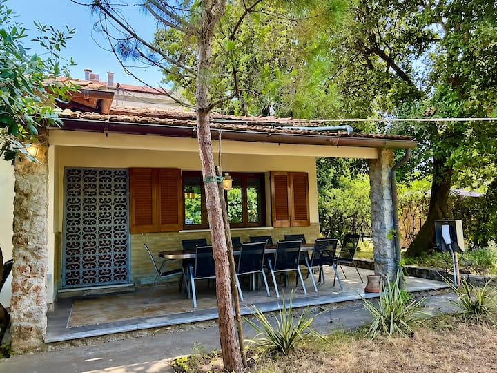 Indipendent Villa Next To The Sea - Massa
