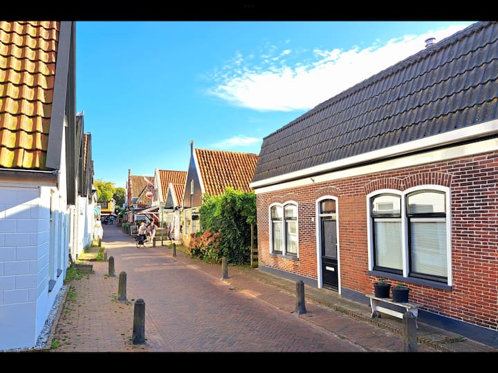 Sfeervolle Studio In Den Burg Helemaal  Privé! - De Koog