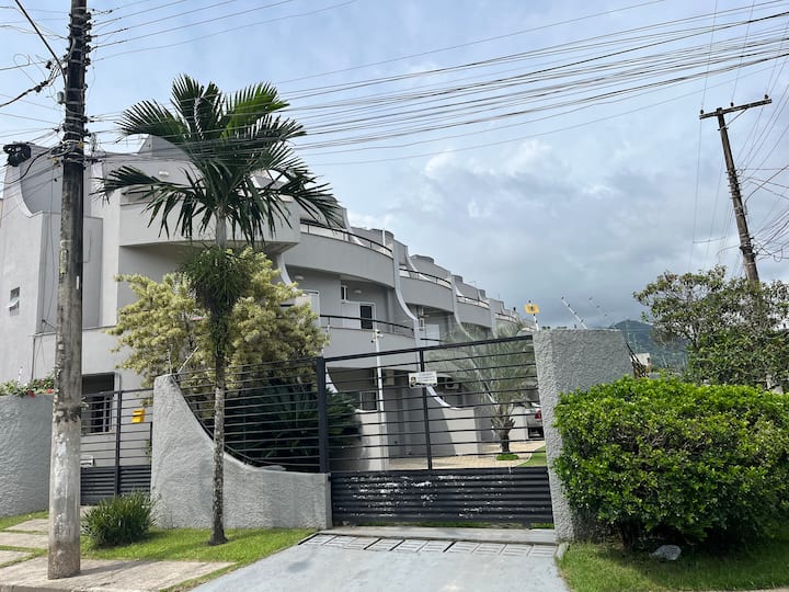 Casa Condomínio Triplex Itaguá Ubatuba - Ubatuba